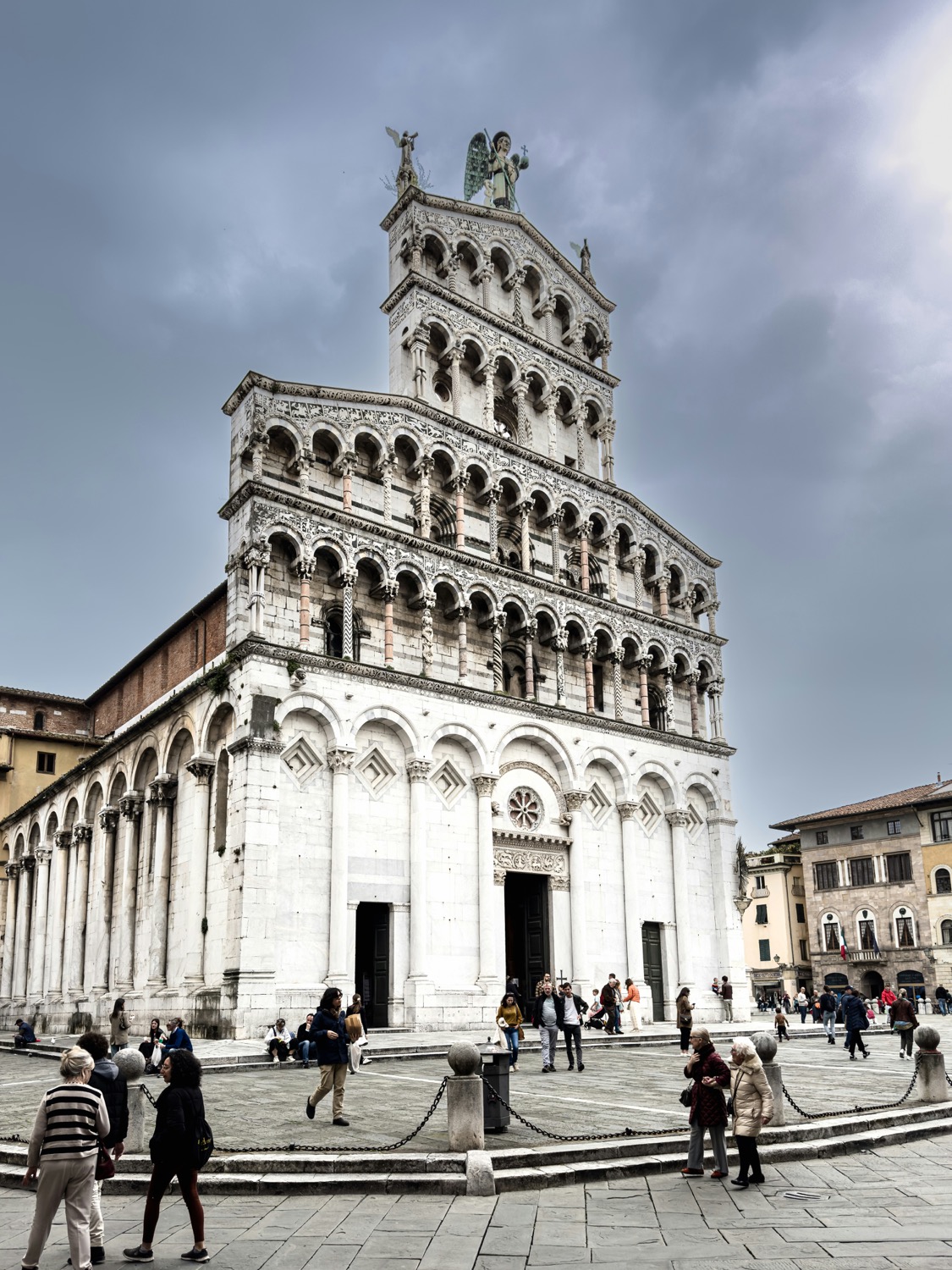 Florence to Lucca day trip; How To Do It Best