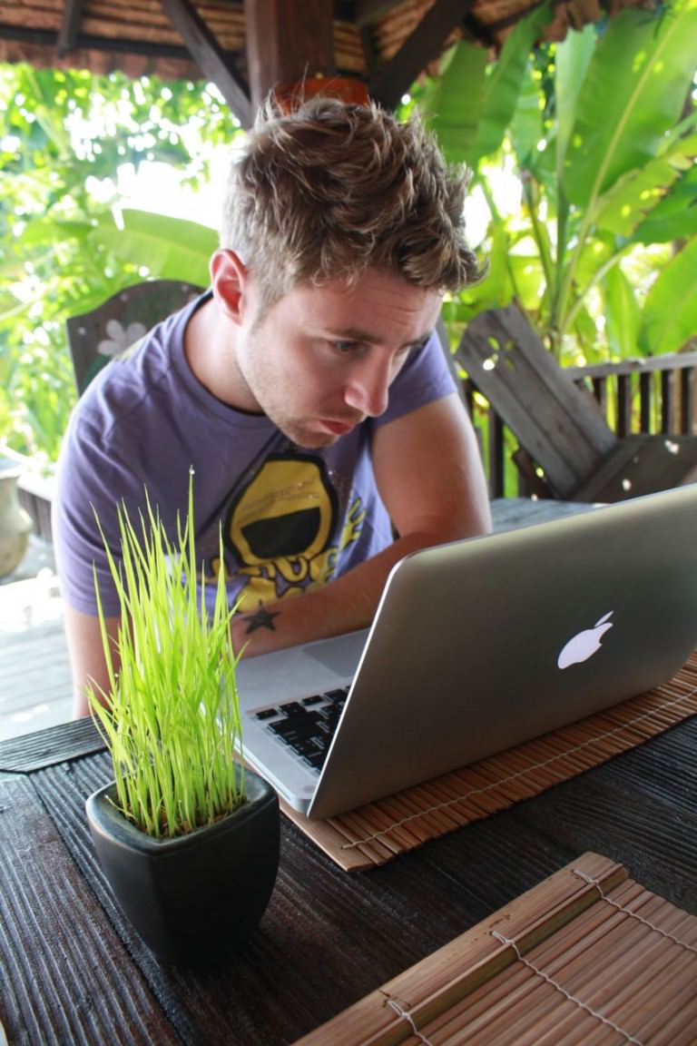 Traveling With a Laptop; Should You Bring Your Laptop When You Travel?